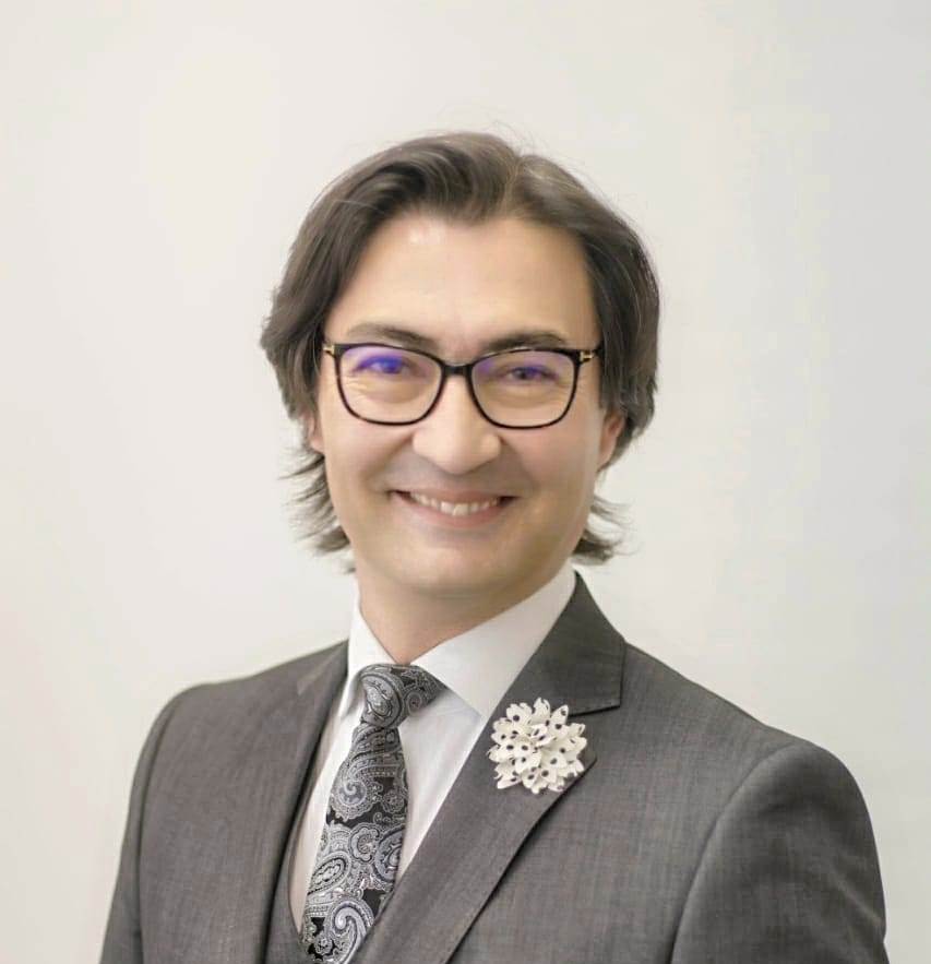 Azizi Developments VCM Pioneers Community Management Application:App Launch